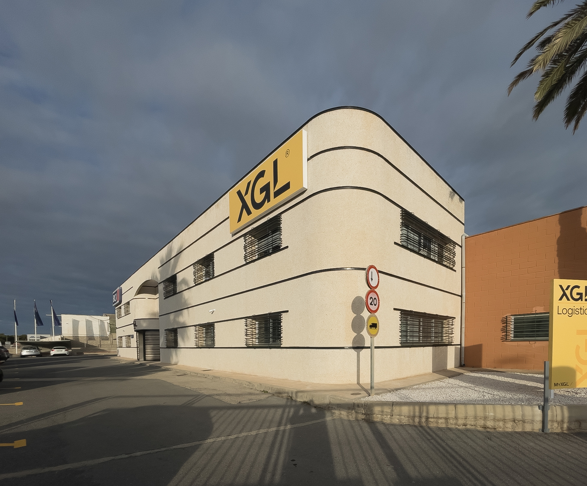 We moved! Meet our new administrative offices | XGL Logistics